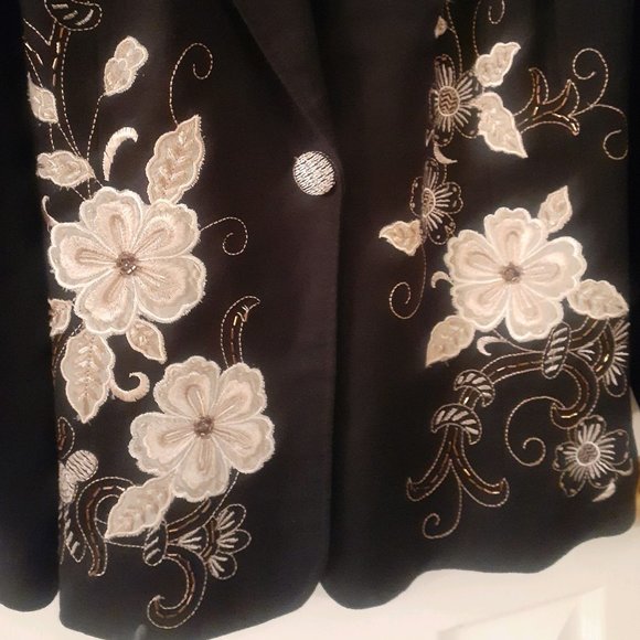 Anne Carson | Jackets & Coats | Anne Carson Blazer Style Embroidered ...